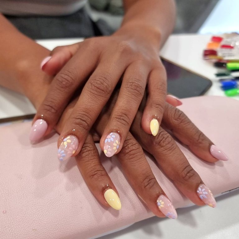 Naiyah Nails | BIAB, Russian Manicure, Gel X | Luxury London Spa